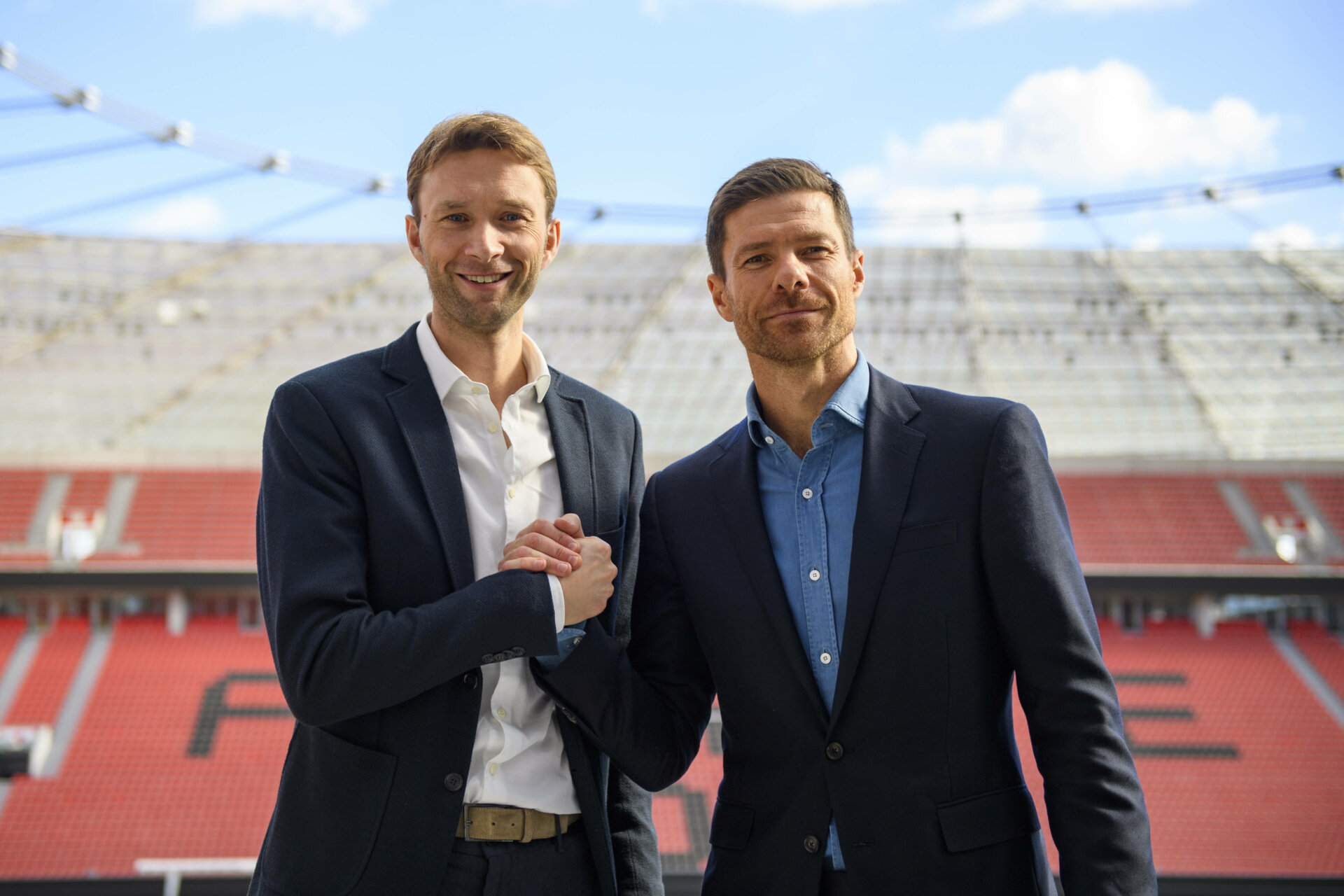 Liverpool Legends Alonso and Torres Shine in Management Roles