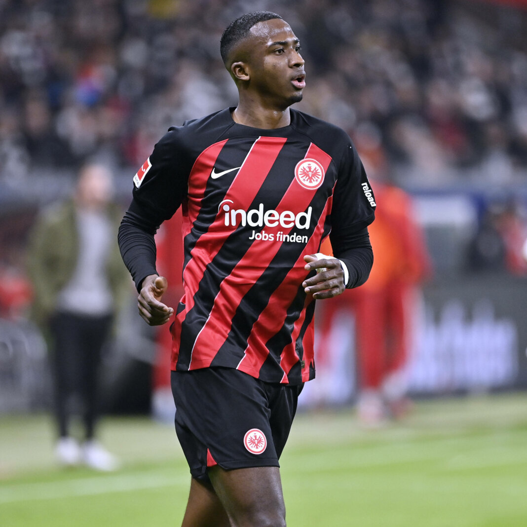 Willian Pacho: Liverpool’s Next Defensive Anchor?