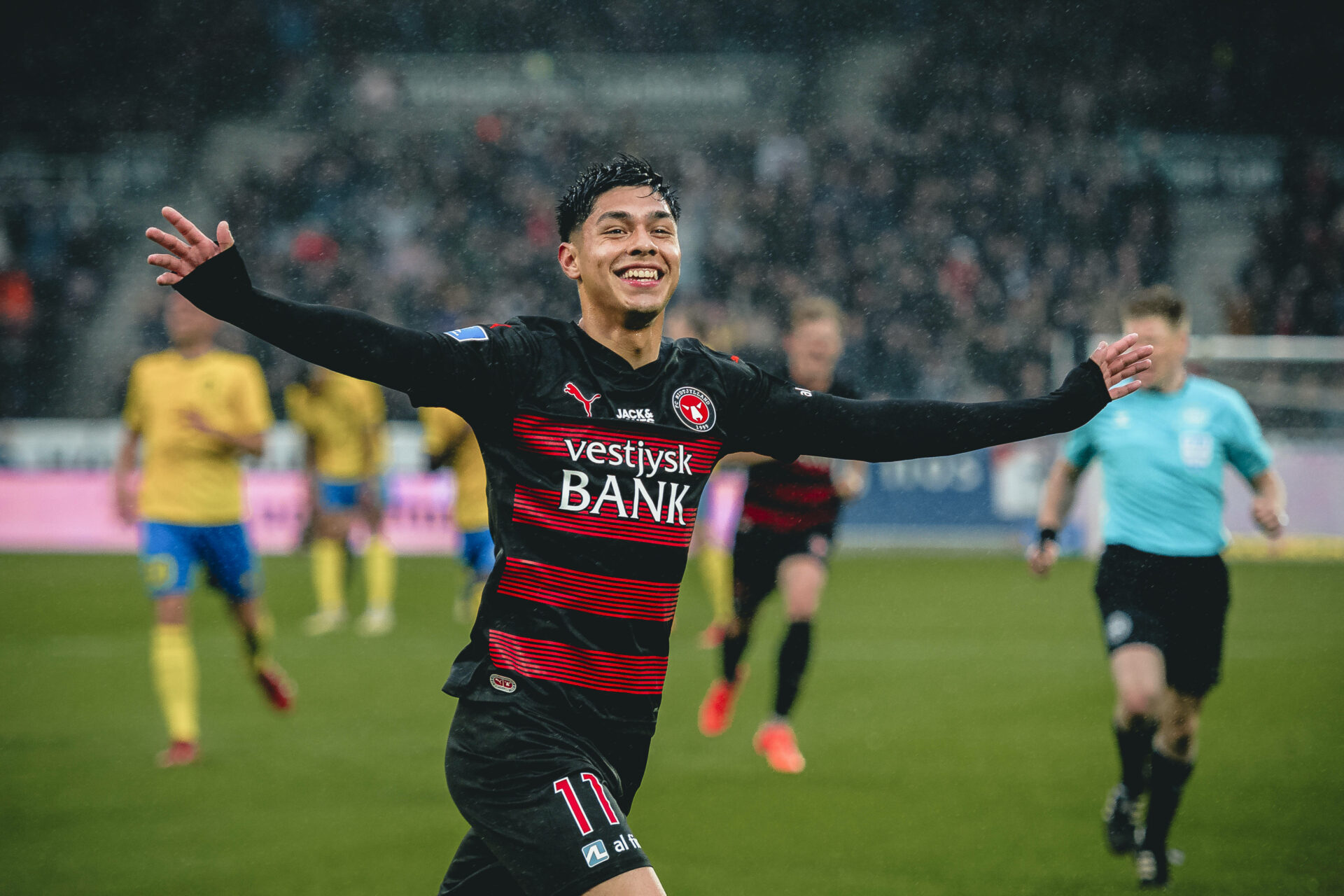 Report: Slot’s First Signing? LFC Bid £8m For South American Wonderkid