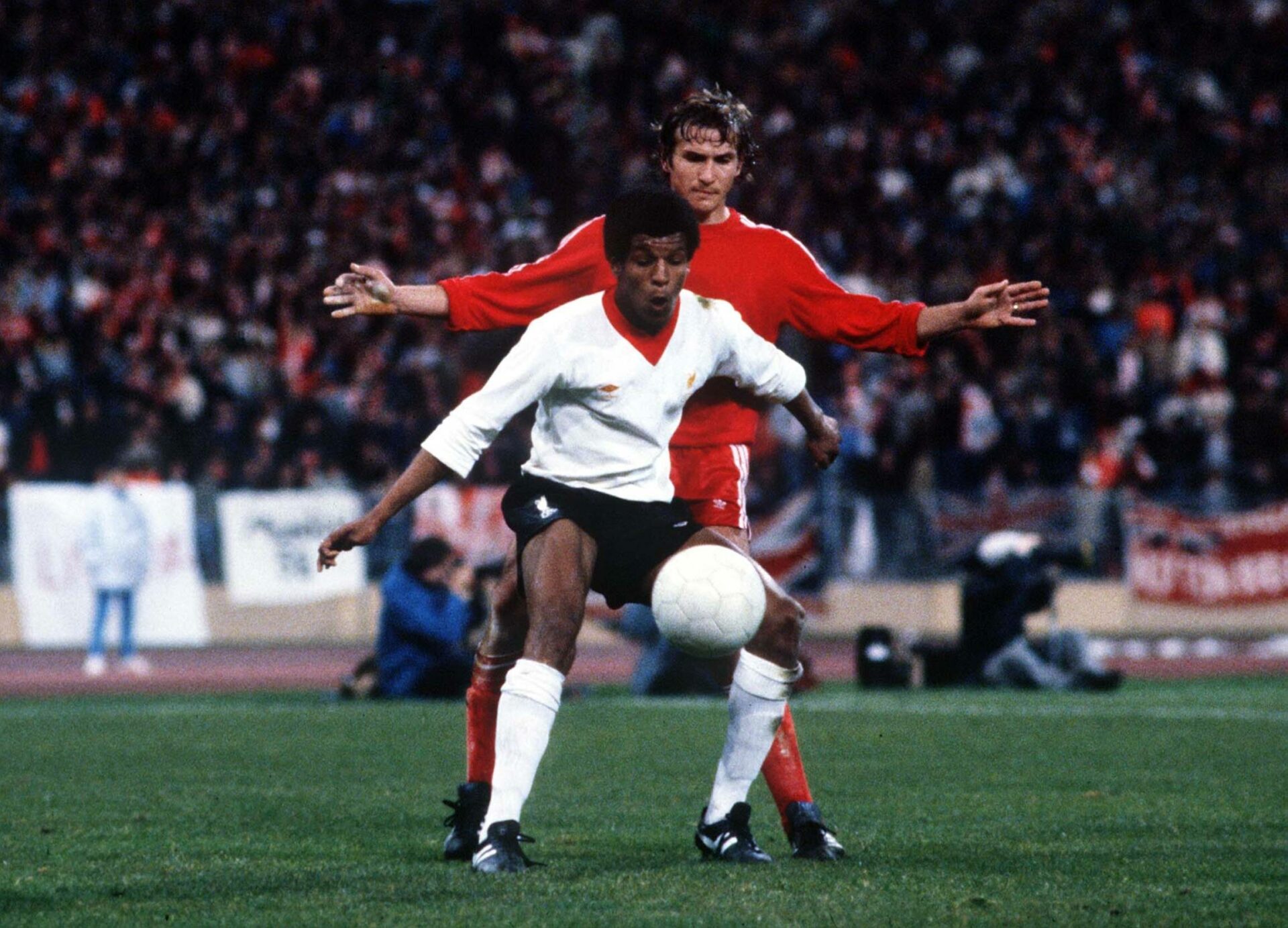 How To Find The Stunning Howard Gayle Mural in Liverpool