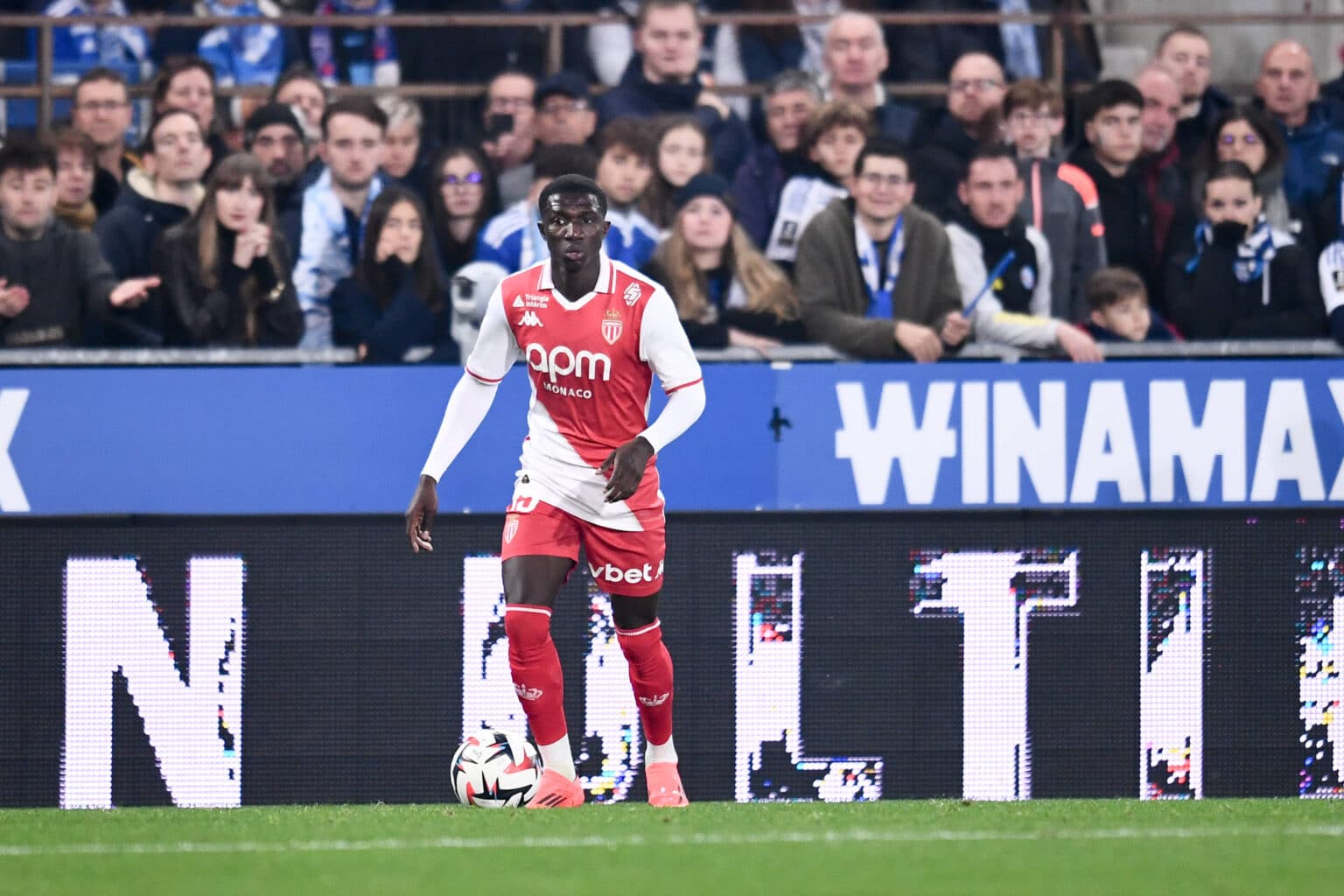 Journalist: Liverpool face Chelsea battle for €75m midfielder
