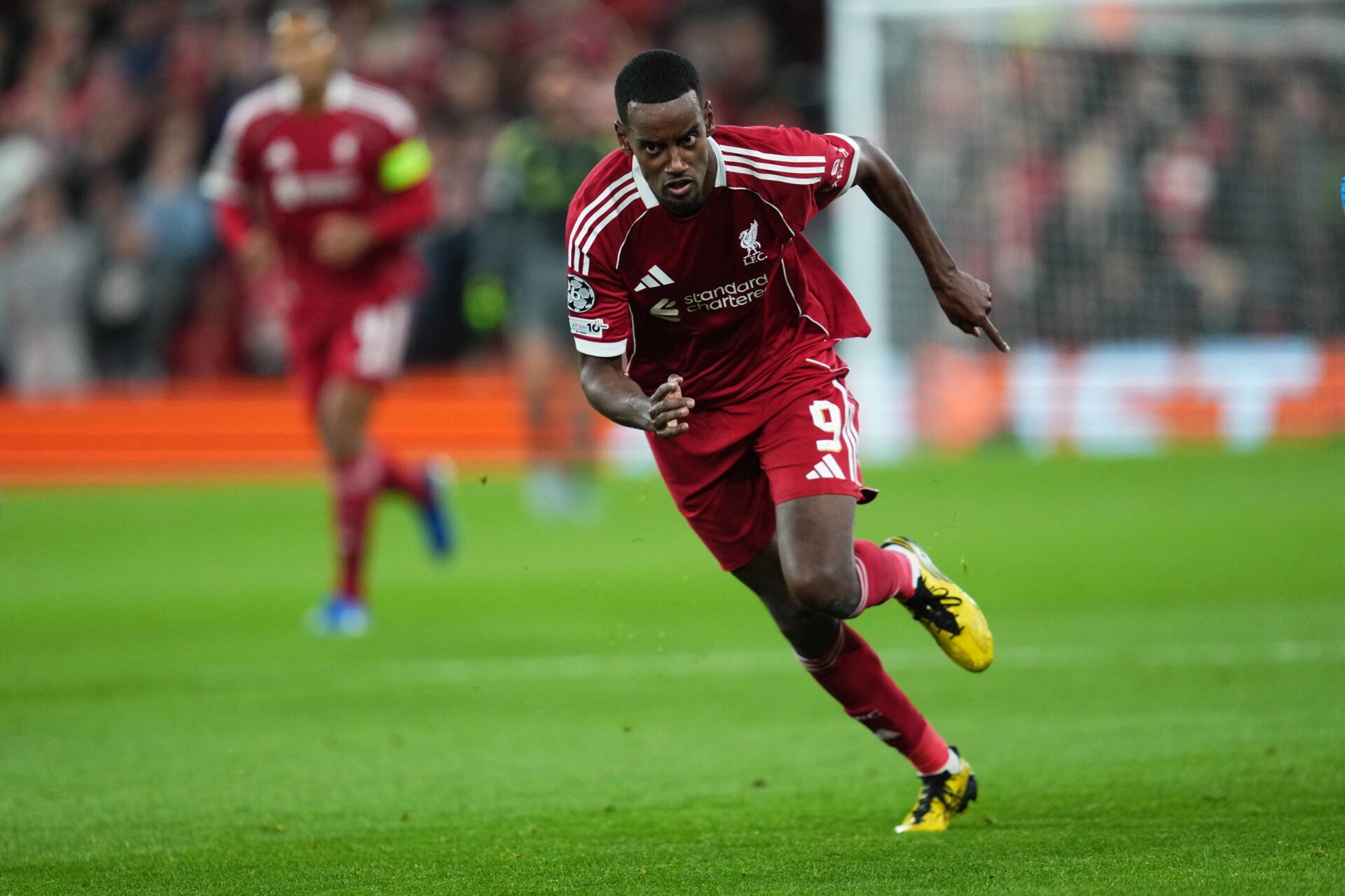 Alexander Isak provides positive fitness update ahead of Liverpool vs ...