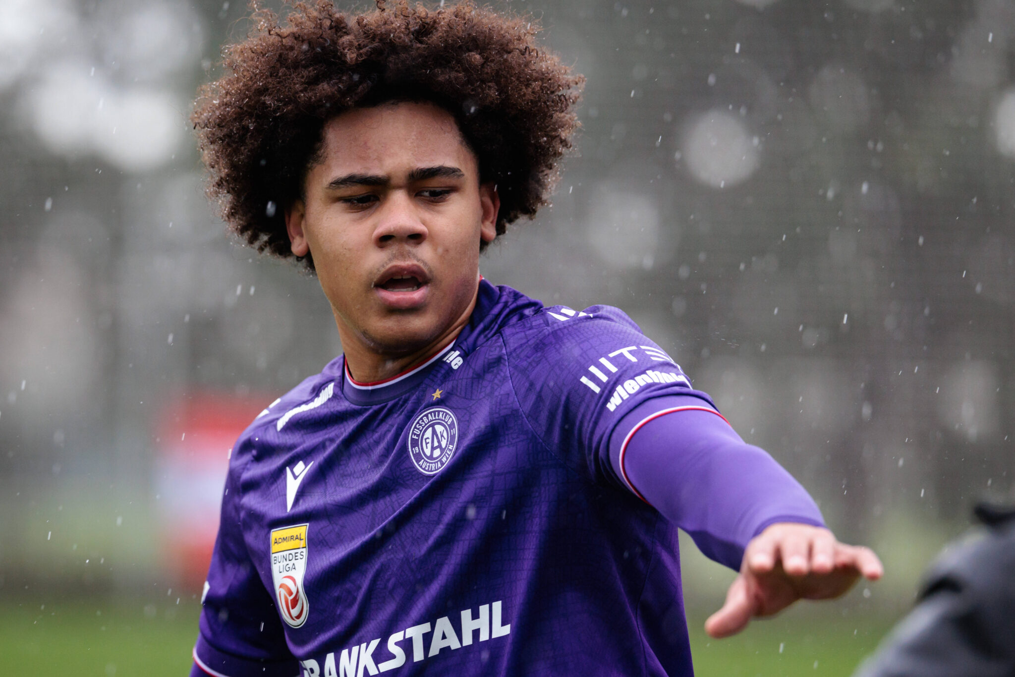 Liverpool agree deal to sign talented defender